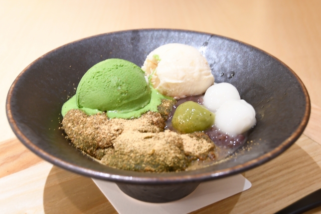 Exploring Warabi-Mochi: The Traditional Japanese Treat with a Unique Texture | Japan Food Guide ...