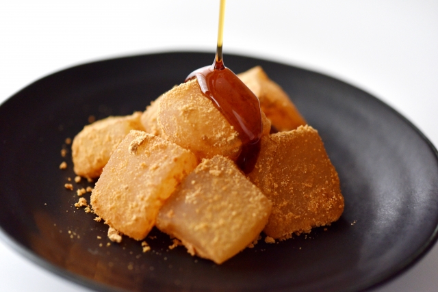 Exploring Warabi-Mochi: The Traditional Japanese Treat with a Unique Texture | Japan Food Guide ...